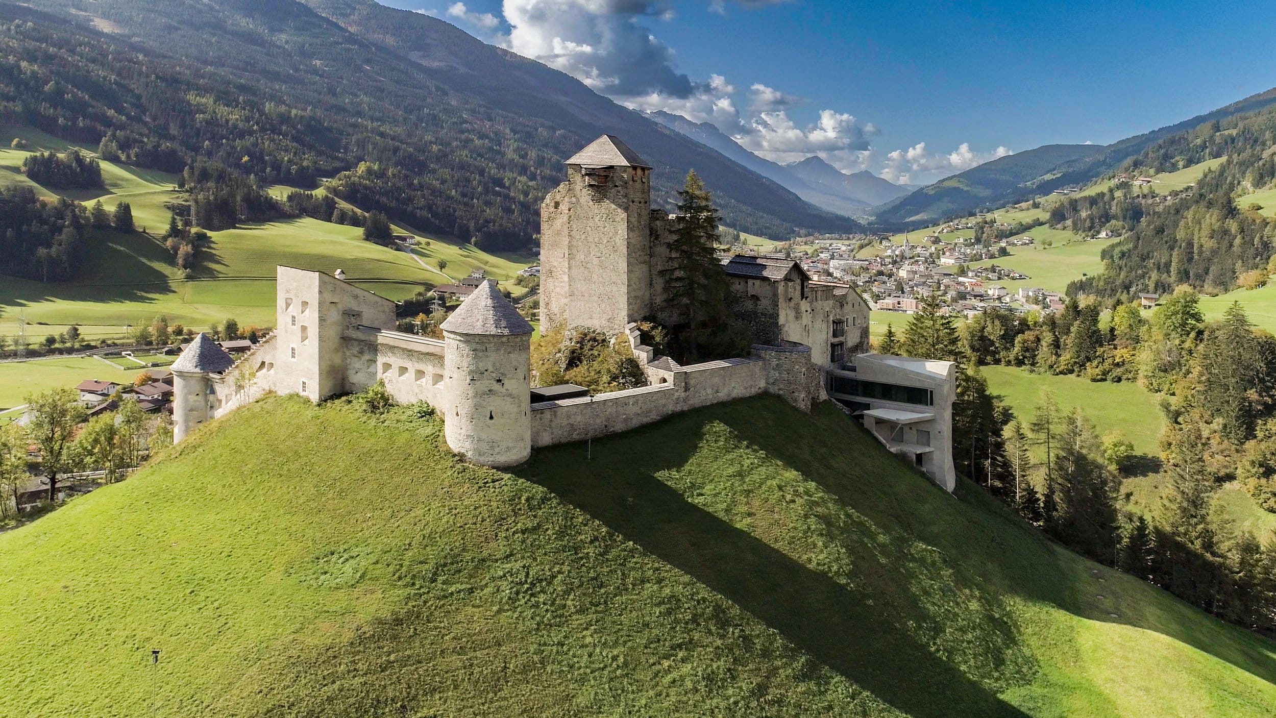 Heinfels Castle in East Tyrol Heinfels Castle - EN